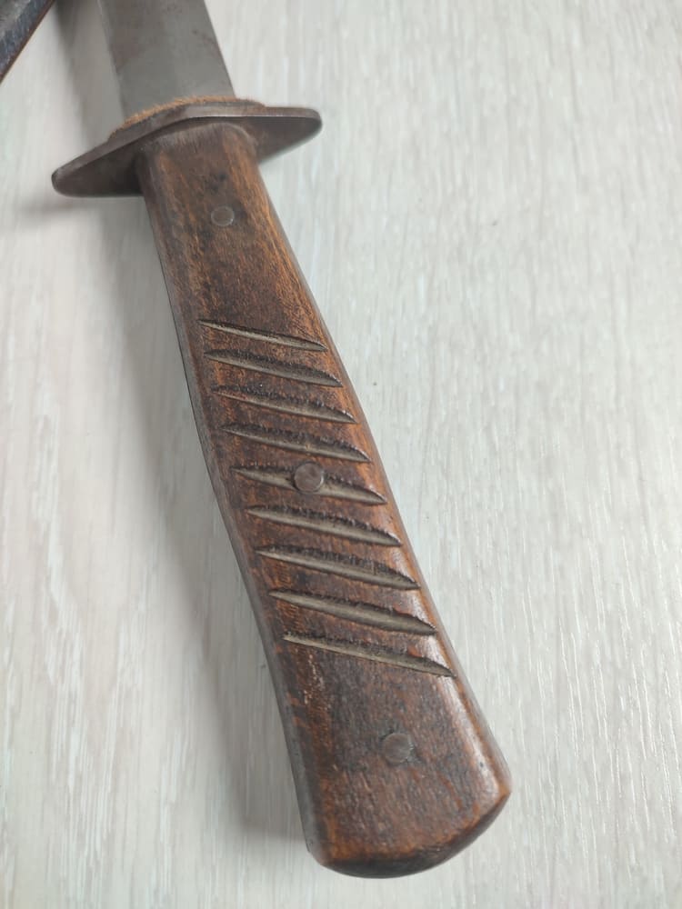 Cuchillo de combate alemán, Primera Guerra Mundial – Lieutenant Poilu