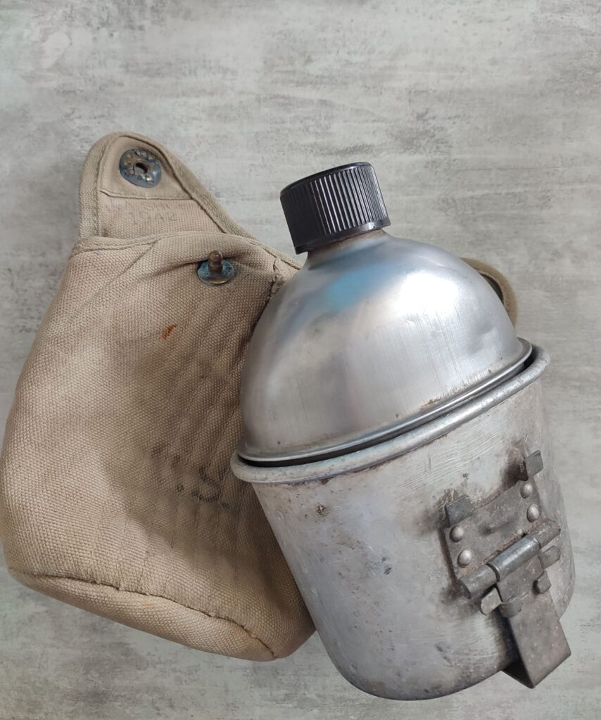 US Army canteen, Second World War - Lieutenant Poilu